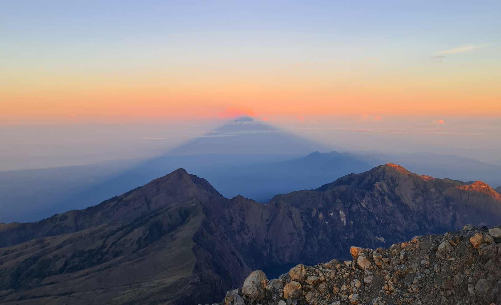 nemo’s Guide To… Trekking Mount Rinjani - Nemo Travel